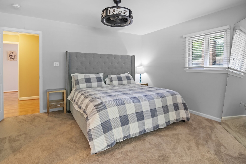 Open Floor Plan In Silver Spring - Columbia, MD