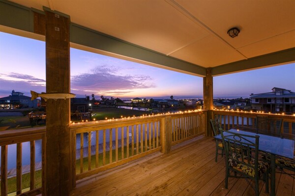 Blue Crab Cove | Rooftop Deck + Kayak Launch - Rockport, TX