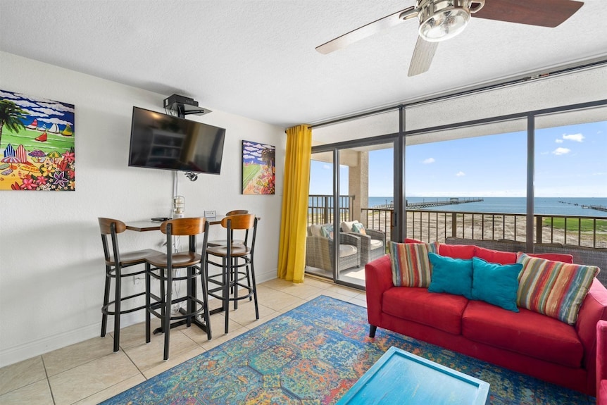 Tequila Sunrise | Lighted Pier, Pool Access! - Rockport
