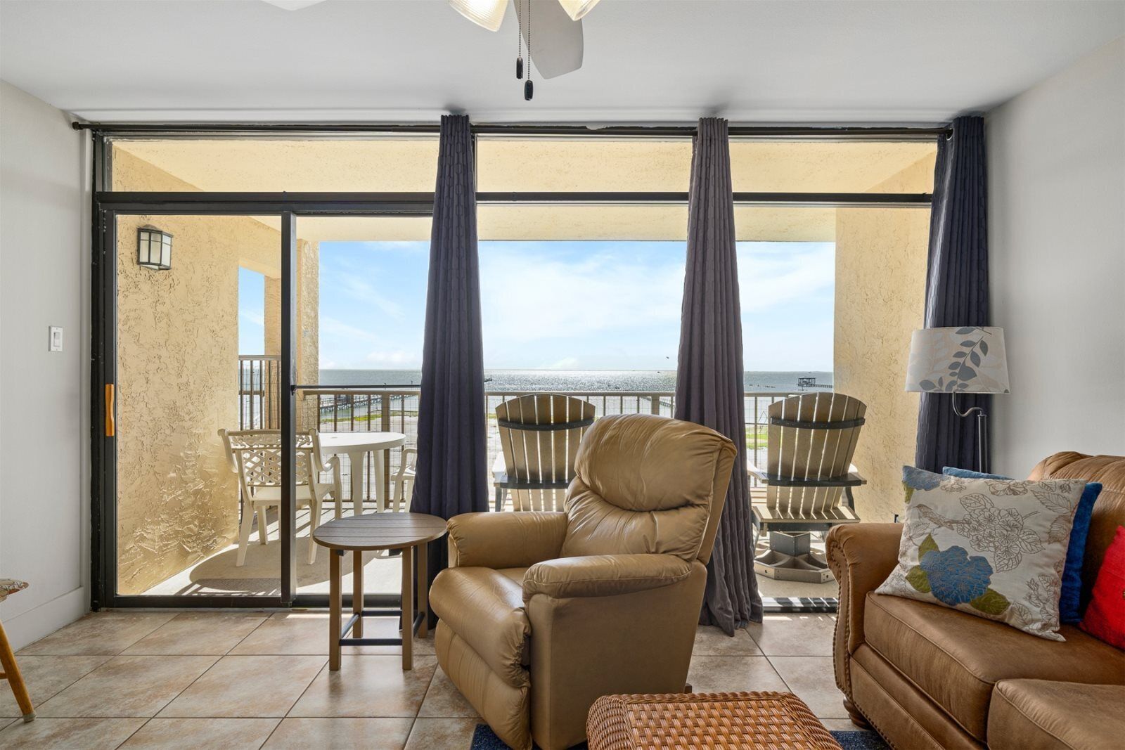 Bayview Retreat | Bay Views, Pool + Hot Tub Access - Bayside, TX