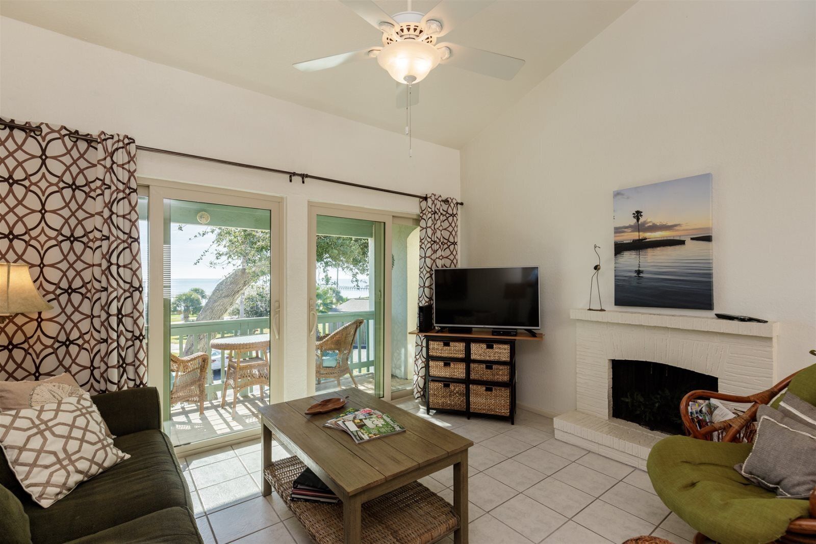 Coastal Charm | Pet Friendly, Pool + Tennis Access - Texas