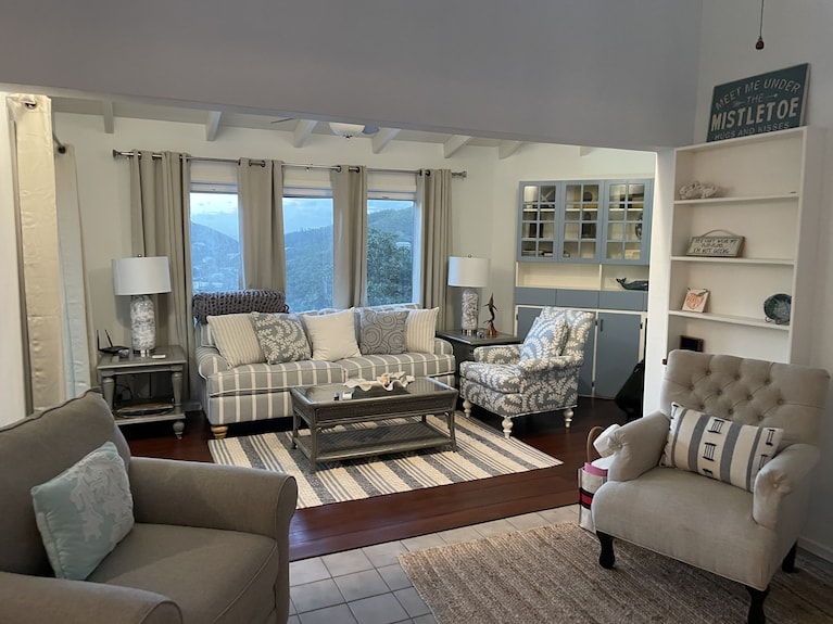 Just Peachy Private Pool Villa, Ford Bronco, Solar+battery Backup, Near Cruz Bay - Coral Bay