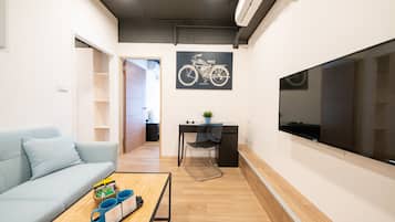 Quarto família, 3 quartos | Escrivaninha, espaço de trabalho para notebook, cortinas blackout