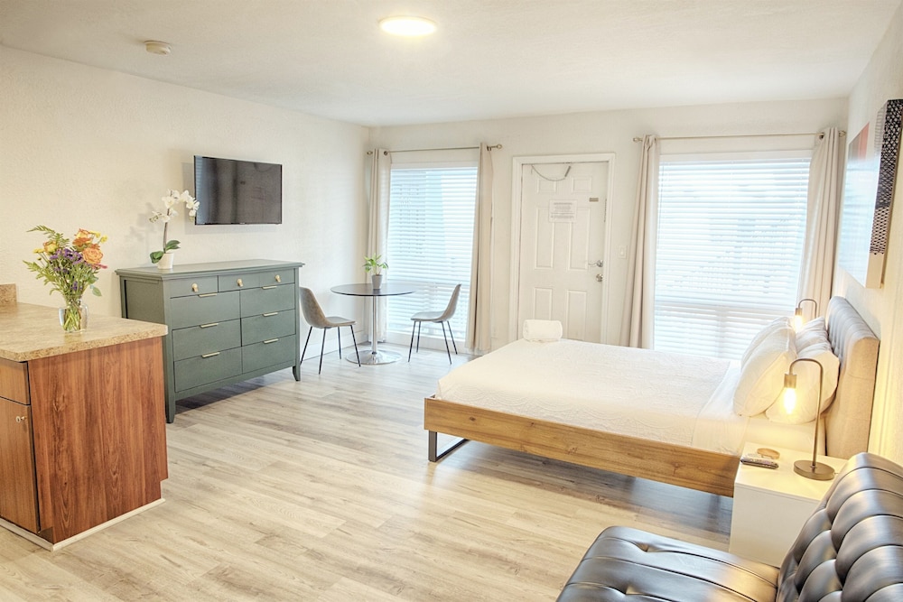 Open-concept Studio 207 | 482 Feet To Sand & Surf! - Deerfield Beach, FL