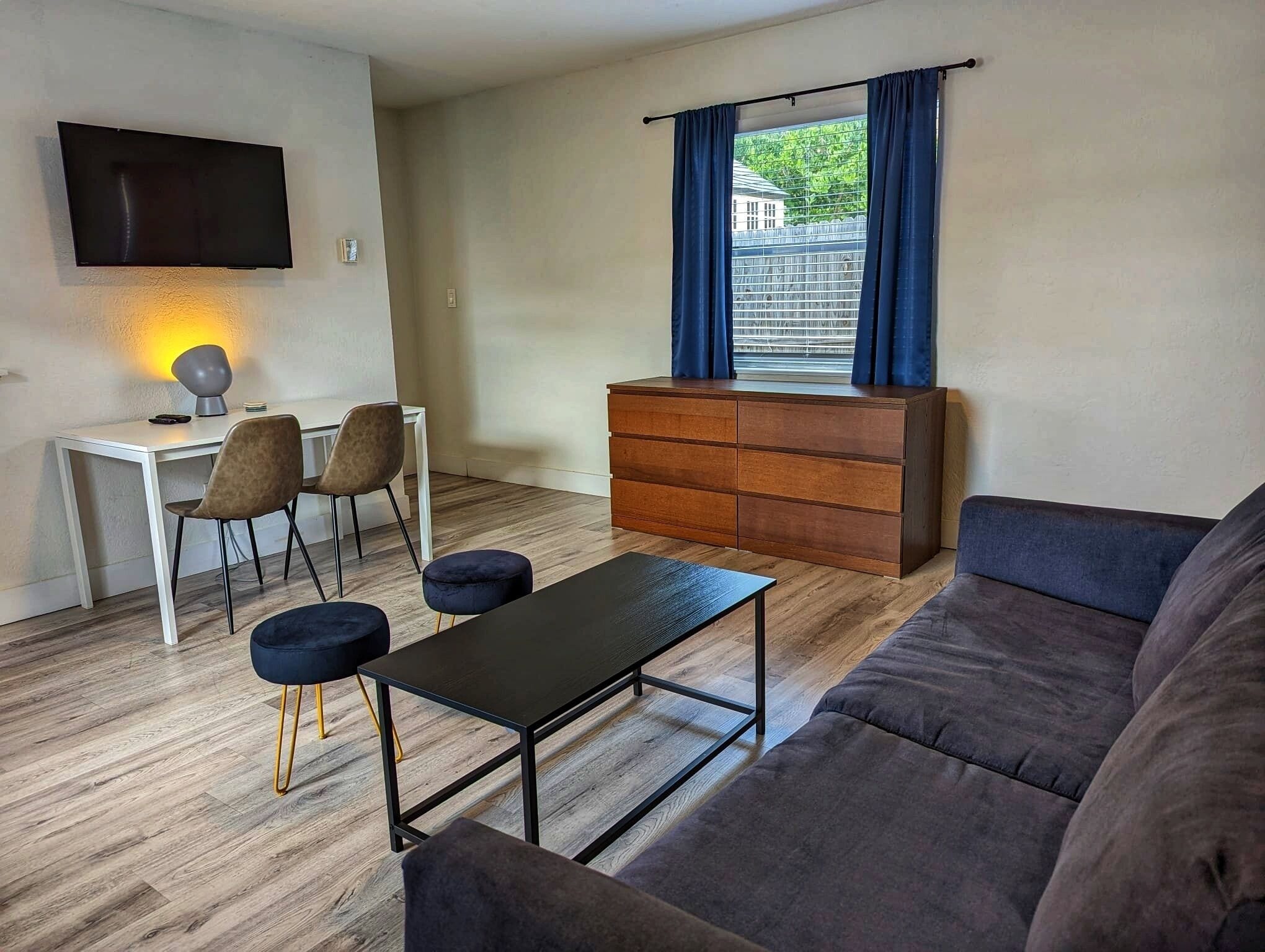 482ft To Beach | One Bedroom #107 | Sleeps Up To 4 - Delray Beach, FL