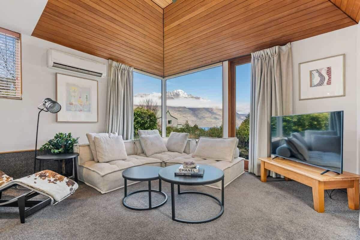 Sunshine Bay Lake Views - Queenstown, New Zealand