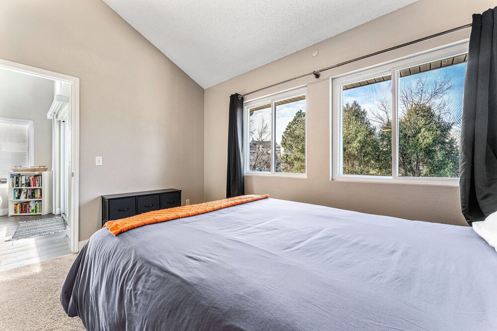 Perfect Location! Private Condo Near Sloan's Lake - Ruby Hill - Denver