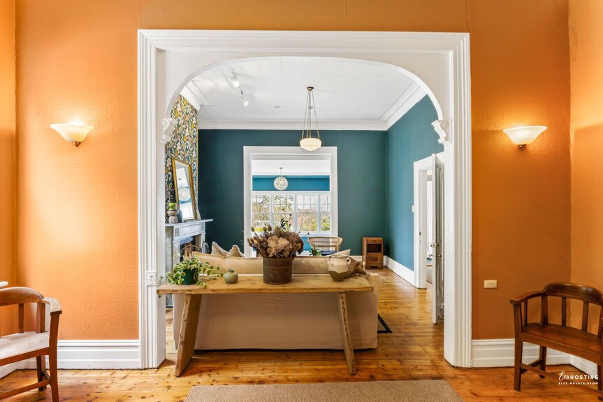 Norwood Arthouse: Listed Heritage In Blue Mountain - Blackheath, NSW, Australia