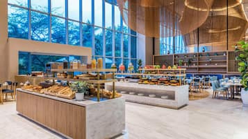 Café da manhã com buffet todos os dias (COP 75500 por pessoa)