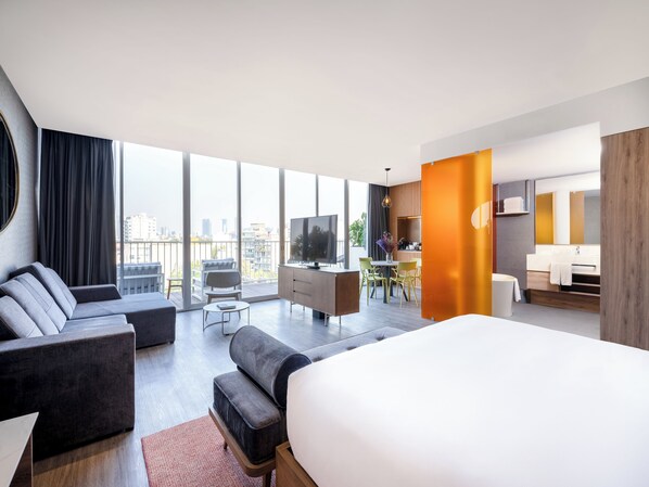 Suite, 1 cama king-size, varanda (Condesa) | 1 quarto, roupa de alta qualidade, edredões de penas, minibar 