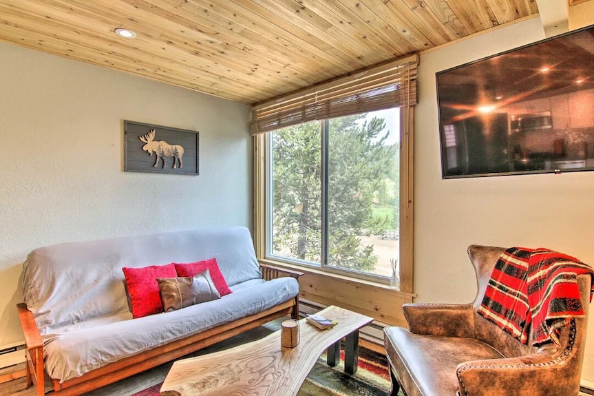New! Cozy Big Sky Condo: Walk To Ski Lift & Dining - Mirror Lake, Gallatin Gateway
