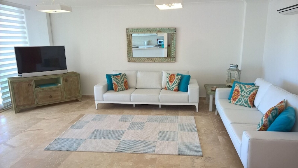 Villa With Pool - Centrally Located - Kalkan