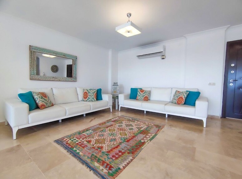 Villa With Pool - Centrally Located - Ova