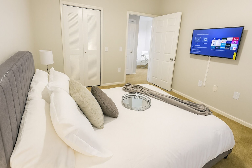 Lux 2br 2ba Mins From The Water - ペンサコラ, FL
