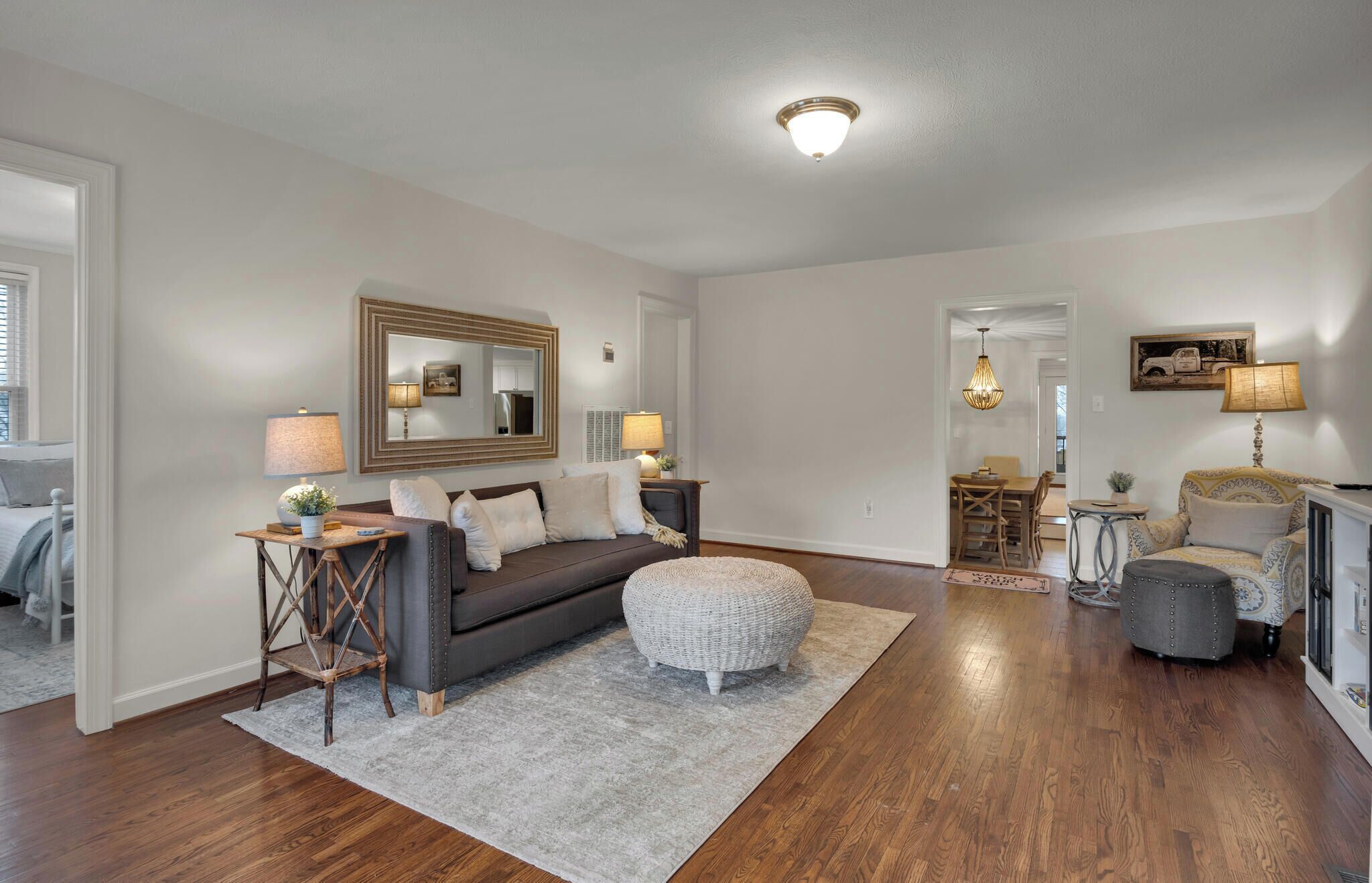 Charming 4-bedroom House With Fully Fenced Yard, In Fabulous Franklin - フランクリン, TN