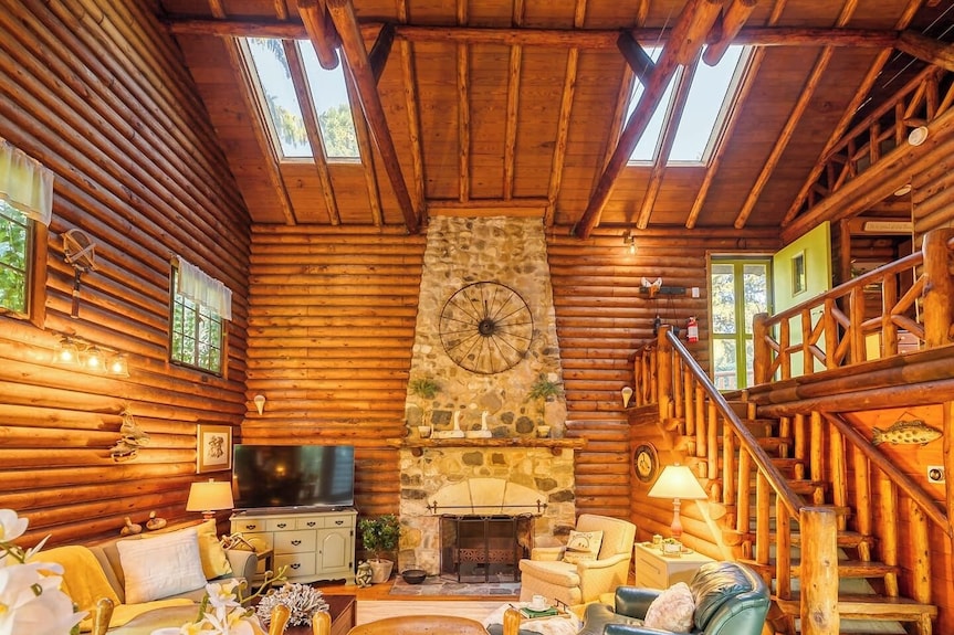 This Cabin Is A 2 Bedroom(s), 1.5 Bathrooms, Located In Saugatuck, Mi. - Saugatuck, MI