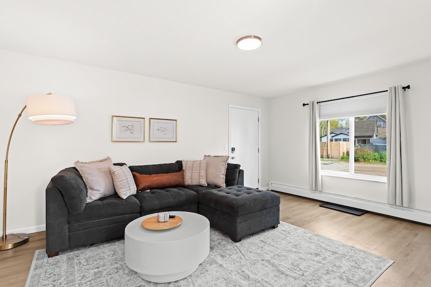 Contemporary 1br, Fast Wifi, Pet-friendly - Michigan