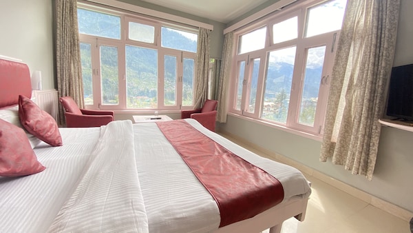 Hotel Meadows - Manali