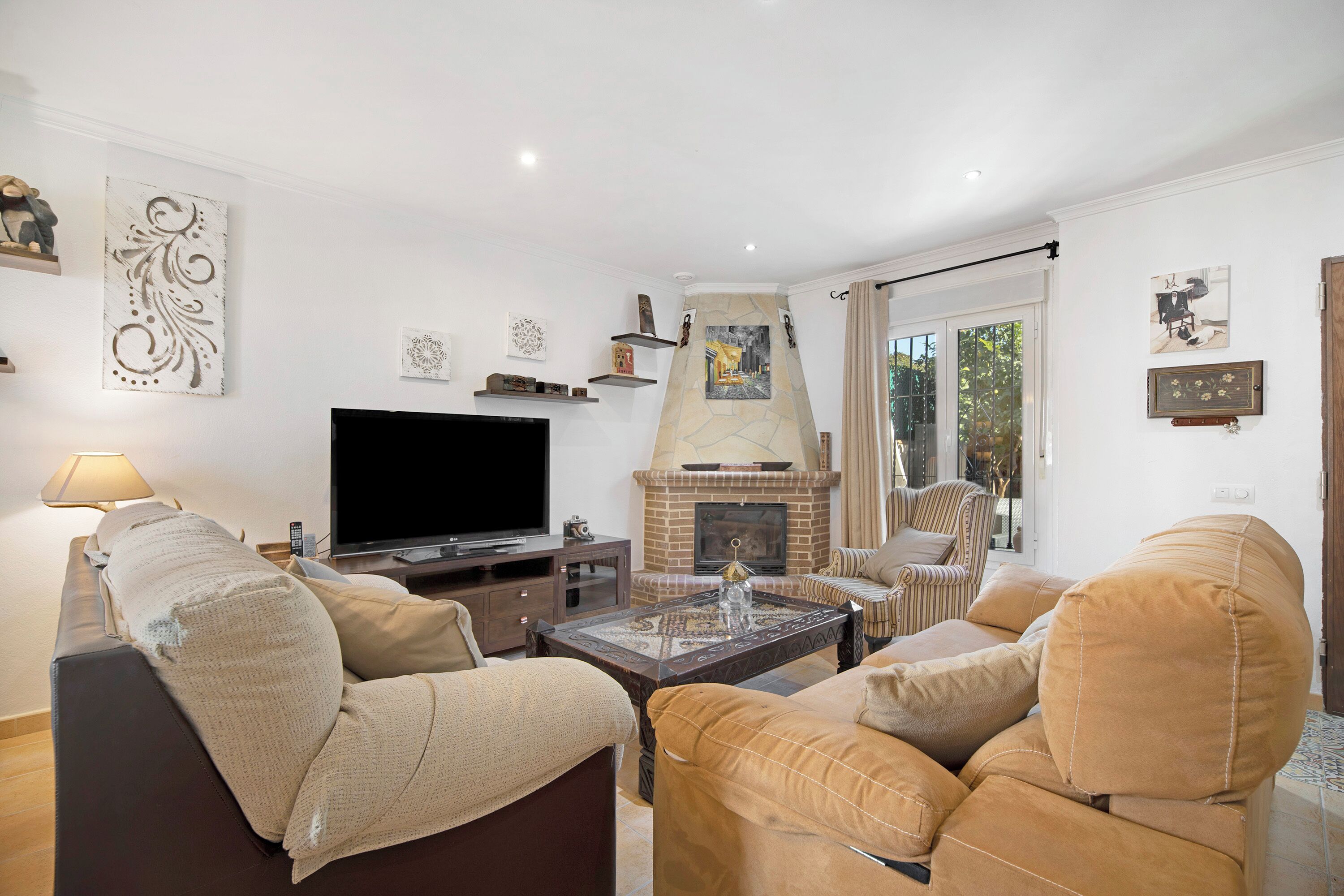 Casa De Vacaciones "Villa Viruta" Con Vistas A La Montaña, Piscina Compartida Y Wi-fi - Ubrique