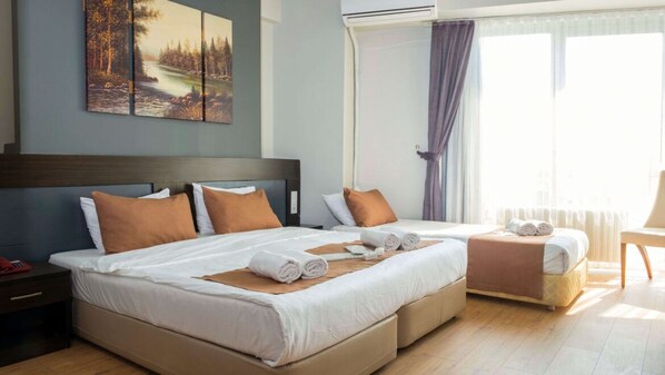 Secretária, secretária adequada para computadores portáteis