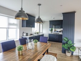 Casa de Campo | Cozinha privada | Um frigorífico, uma máquina de lavar louça, uma chaleira elétrica 