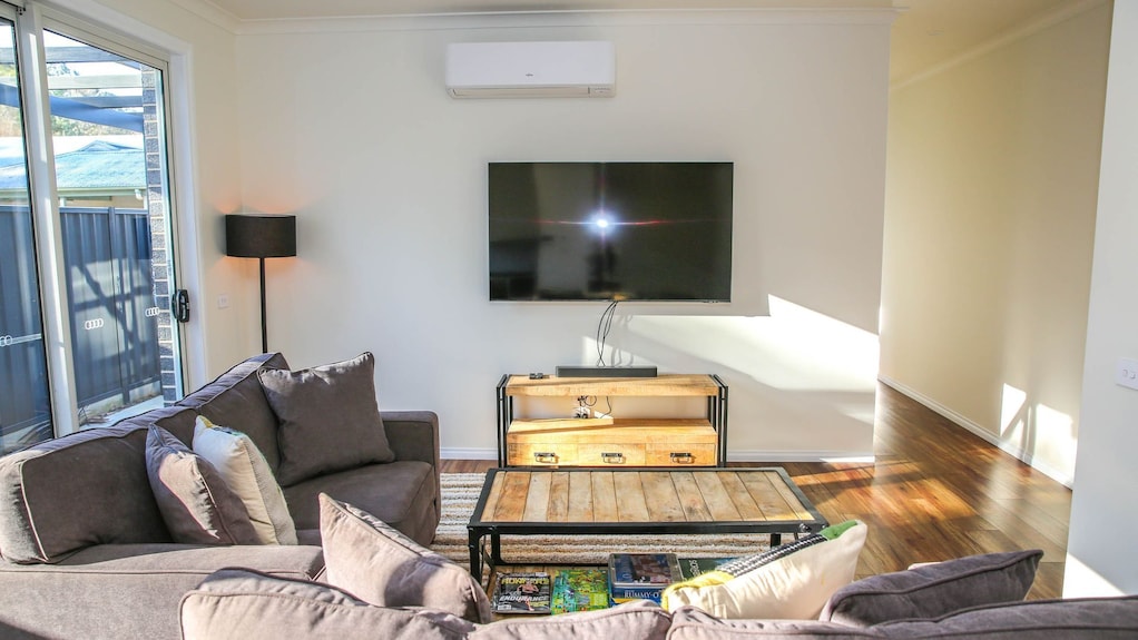 Hidden Haven - Pet Friendly Retreat In The Heart Of Bright - Bright, Victoria