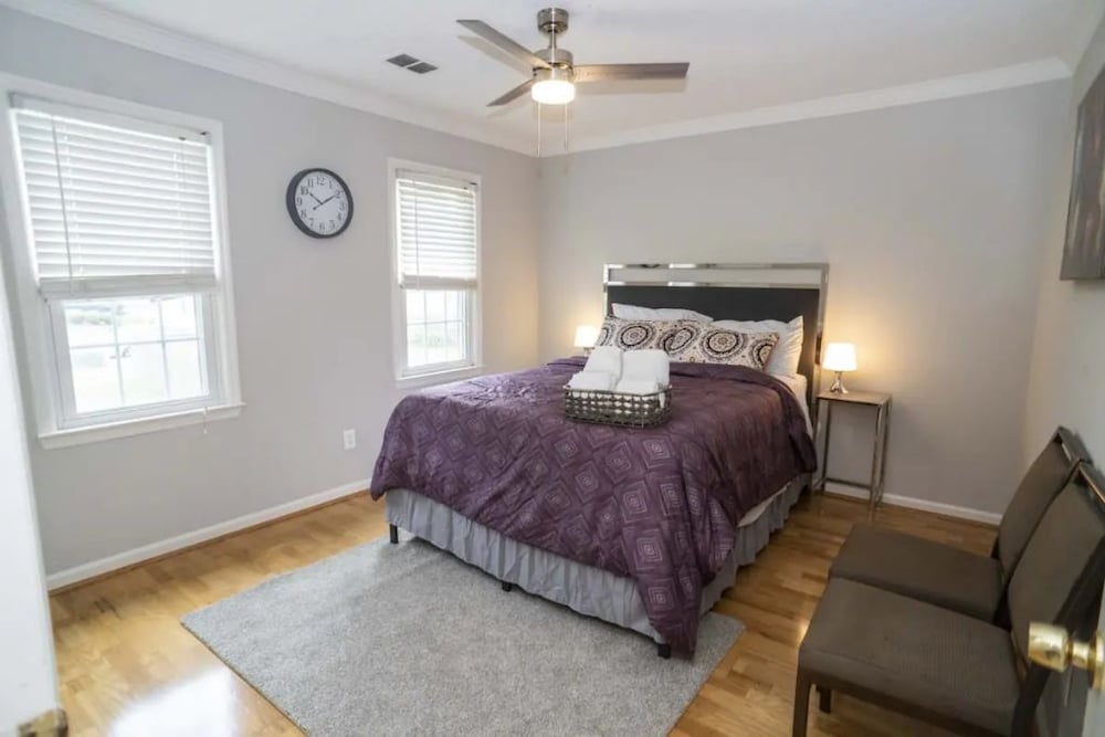 Modern Convenient Spot For 9 To Enjoy & Relax! - Johns Creek, GA