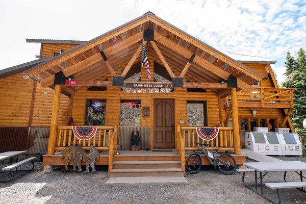 Grand Mesa Lodge - Mesa, CO