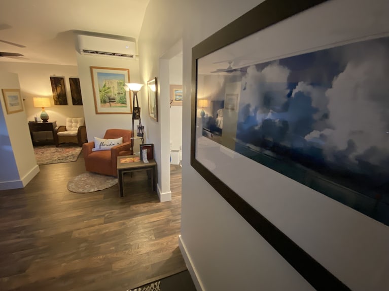 Spacious & Refreshing, The Mango Cottage: Near The Beach & All Things S. Fl! - Pompano Beach, FL