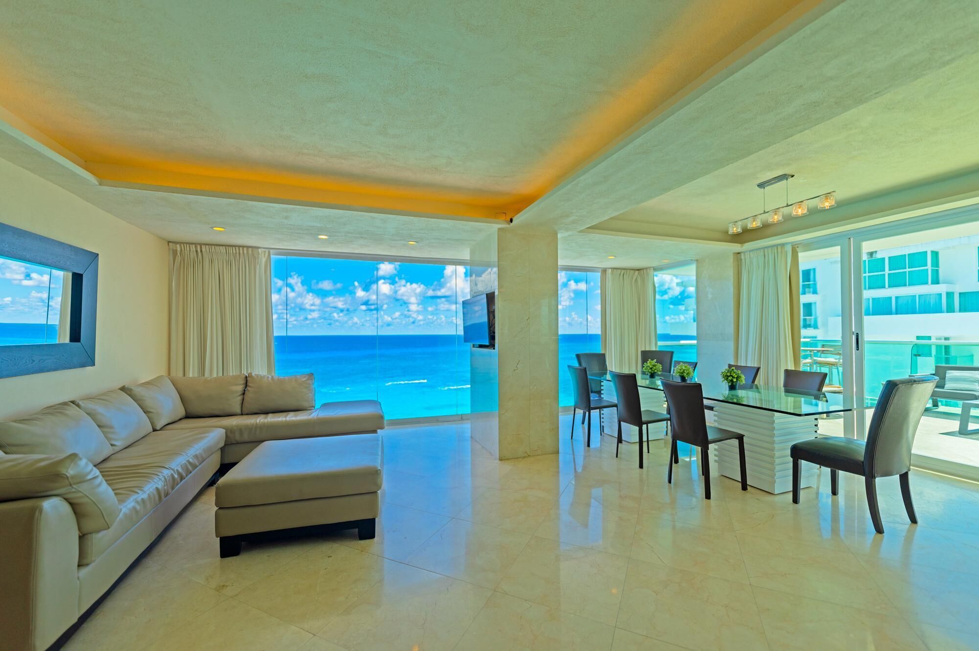 Vrbo Premier Host  Private Pools - 6br/6bth  Beachfront  Penthouse Combo #201 - Cancún