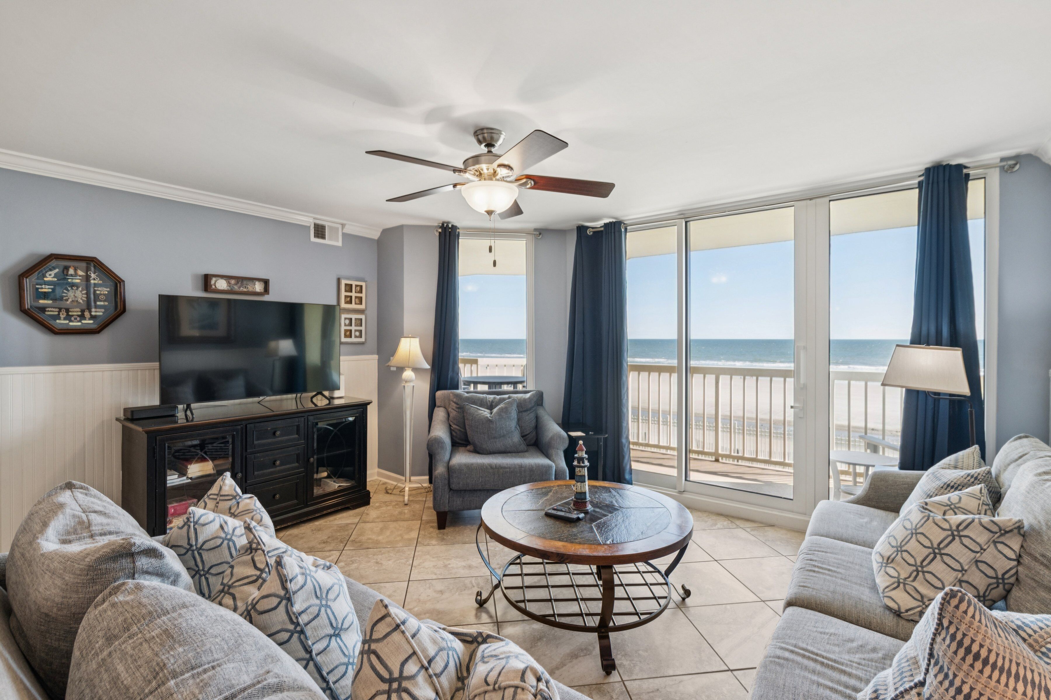 Oceanfront Condo With Full Balcony - 2 Blocks To Shops & Restaurants - Cov 120! - Folly Beach, SC