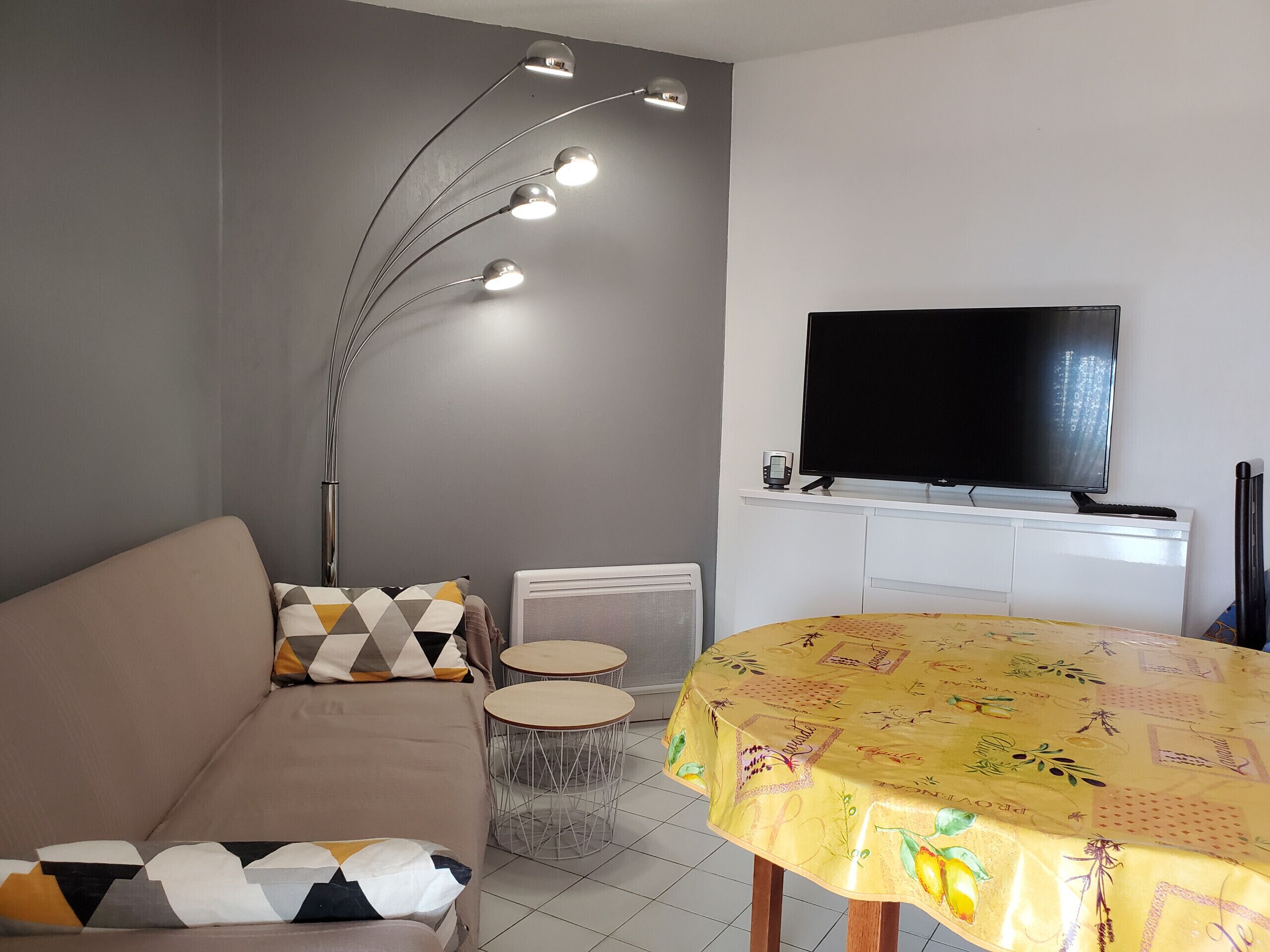 Miougrano 3 Rooms Air Conditioned 48m2 Balcony, Swimming Pool, Parking, Close To Everything - Fréjus