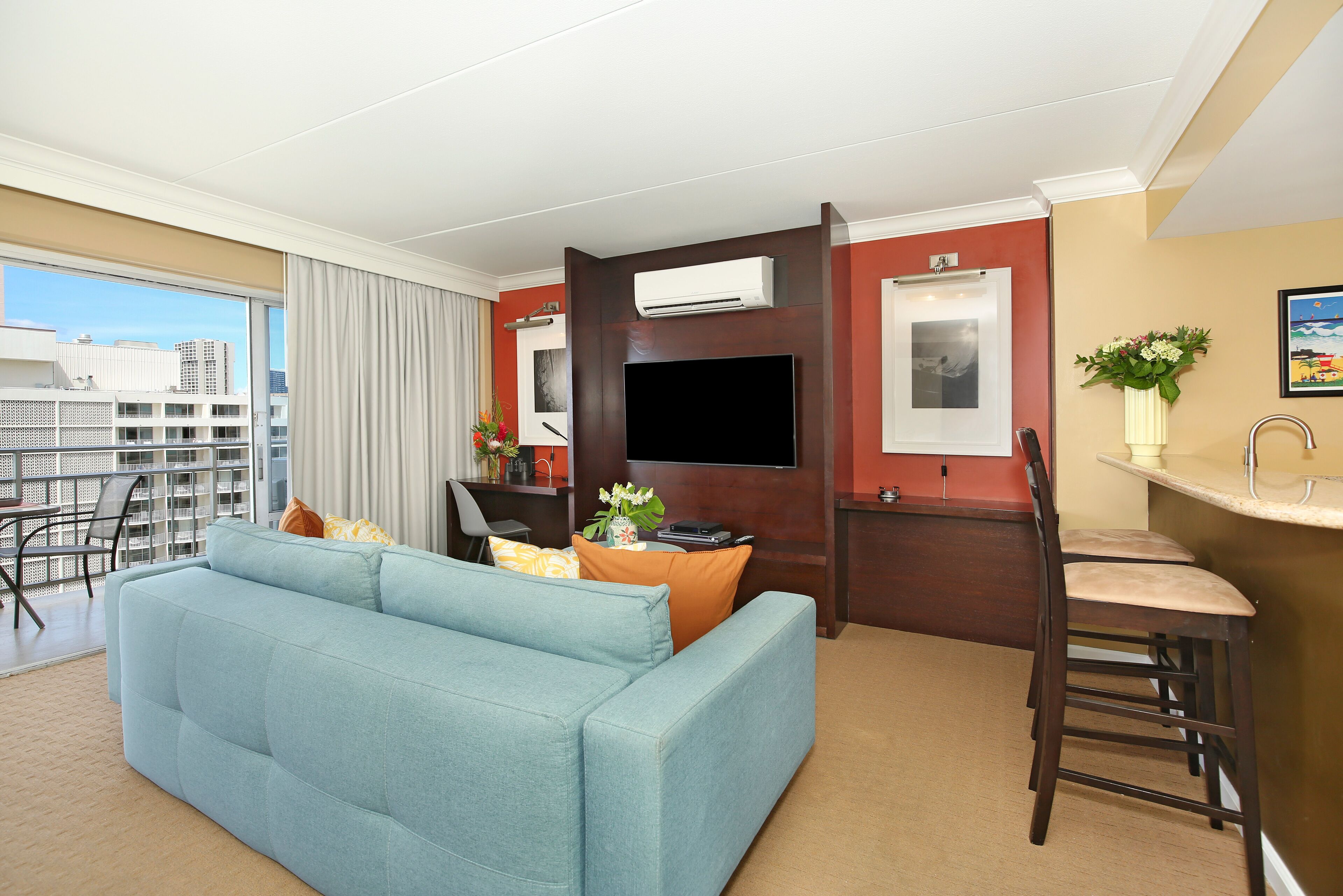 Beautiful Waikiki Ocean/sunset Views! Pool, Full Kitchen, Ac, Free Wi-fi! - Honolulu, HI