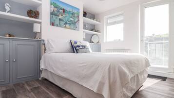 3 quartos, individualmente decorados, individualmente mobiliados