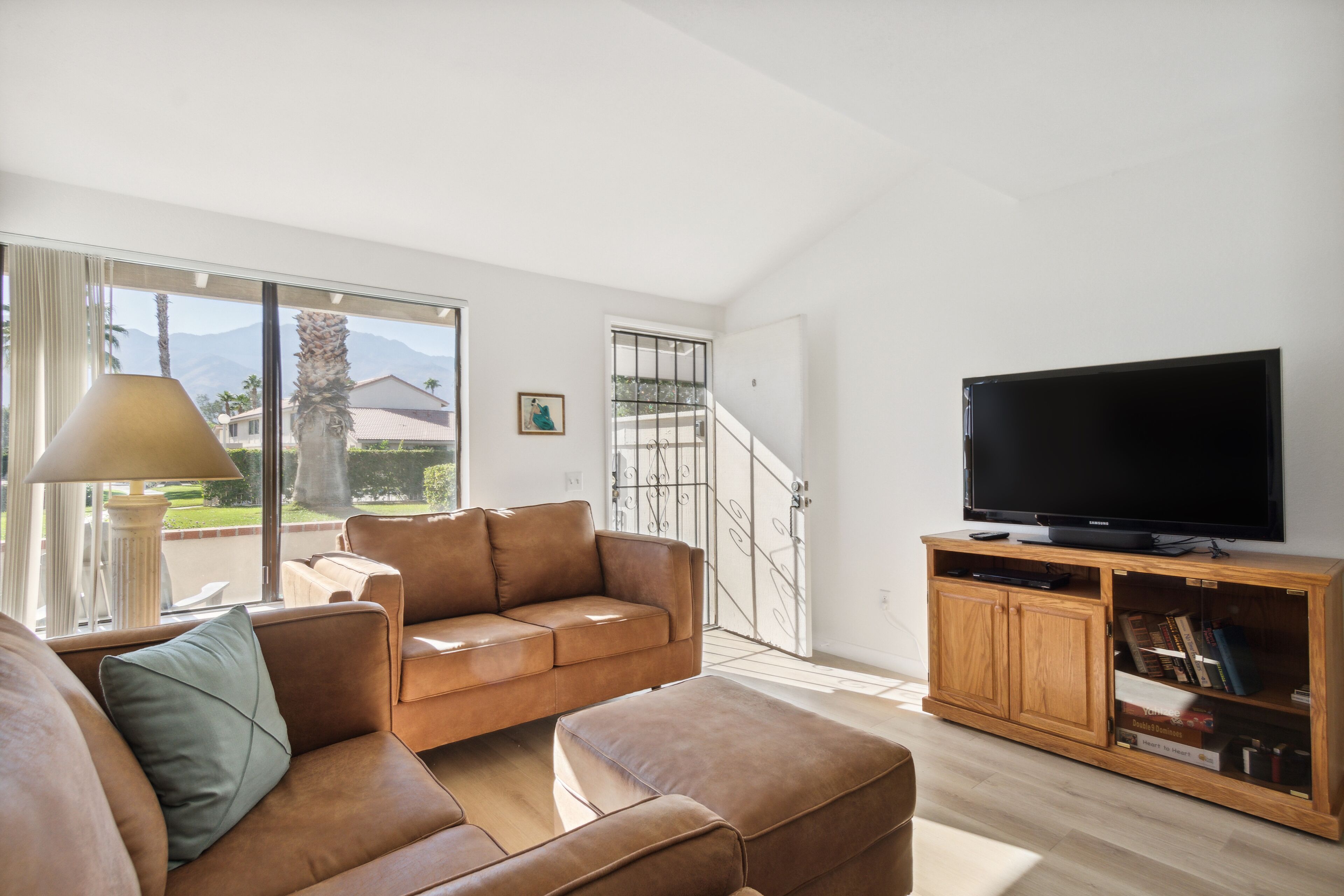 4 Bedroom Townhouse With 6 Pools, 2 Golf Courses, Hot Tub, Tennis & Pickleball - Palm Springs, CA