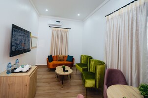 Suíte estúdio premium | Opções para refeição no quarto