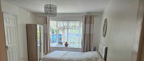 1 quarto, ferros/tábuas de passar roupa, Wi-Fi de cortesia