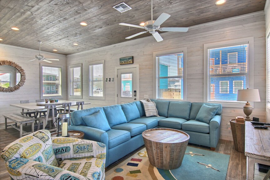 The Beach Buoy | Private Pool, Pet Friendly! - Texas