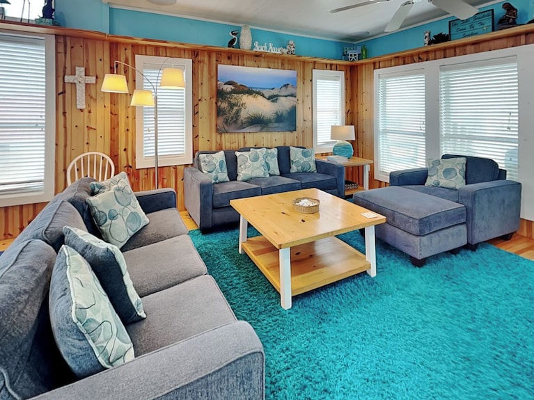 Port A Paradise | Shared Pool, Walk To Beach! - Port Aransas, TX