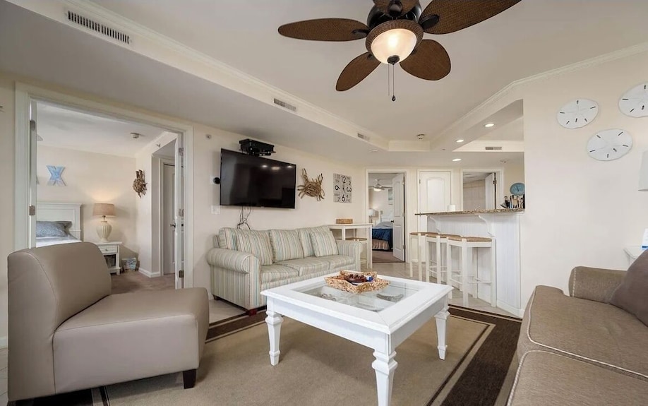 Makai Beautiful 2 Bedroom 2 Bath Condo With Parking. Close To Convention Center. - Ocean City, MD