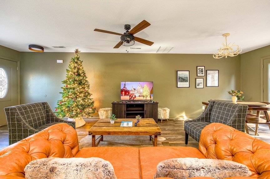 Peaceful Getaway, Sleeps 6・hot Tub + Pet Friendly - Sevierville, TN