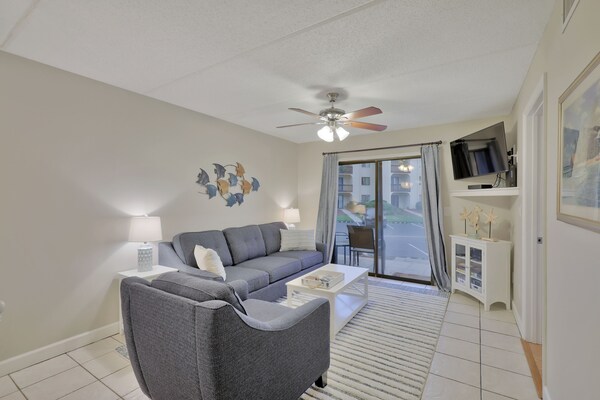 St Augustine Beach Condo Just Steps From The Beach! - St. Augustine Beach, FL