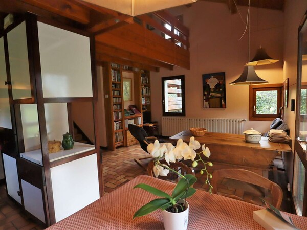 Architect-designed Chalet. Spacious 2br. Sleeps 6. Peaceful With Garden And River. Proximity To Ski Bus - Beaufort, France