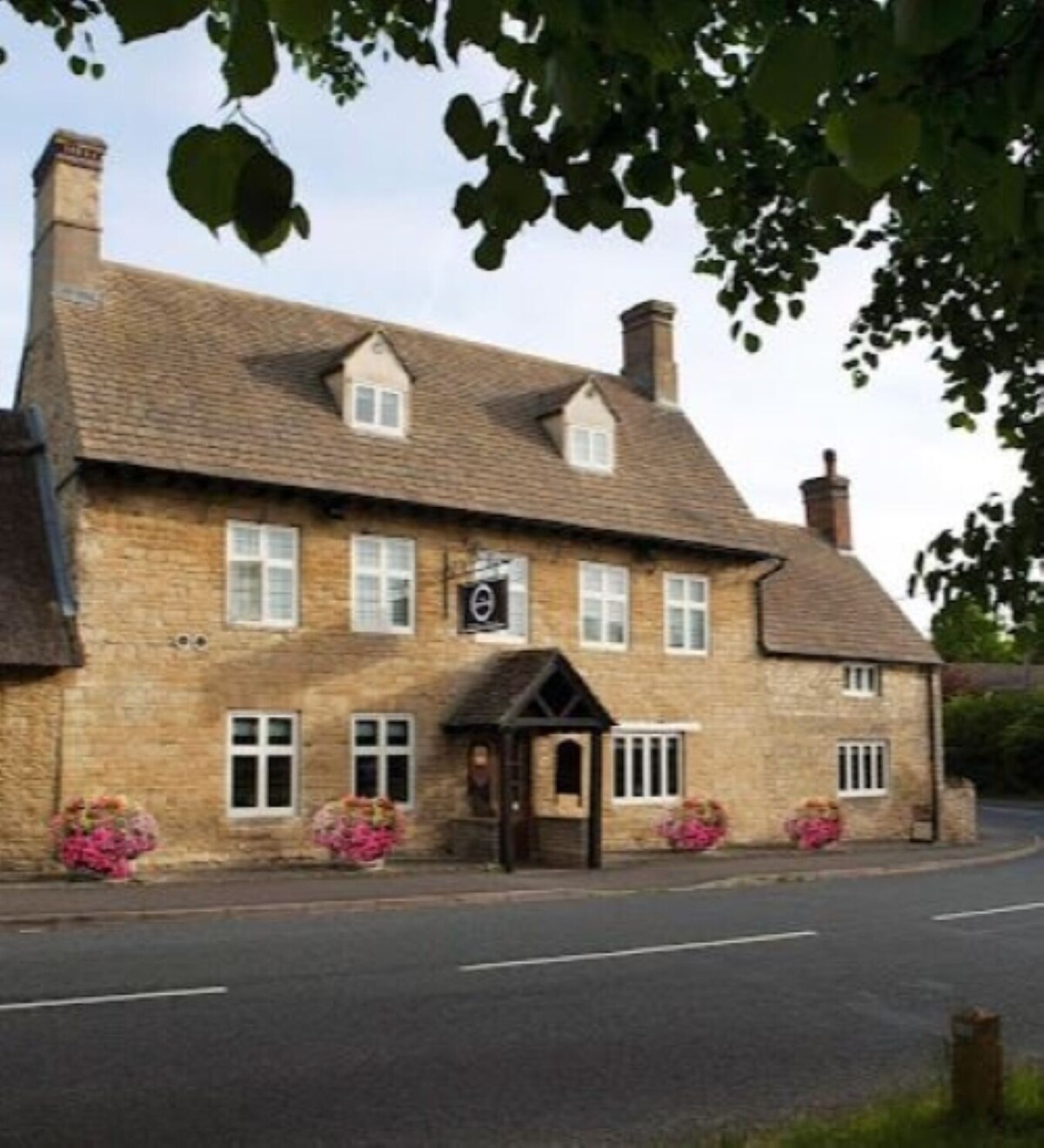 The Old Barn at the Dashwood Arms Reviews, Deals & Photos 2023 ...