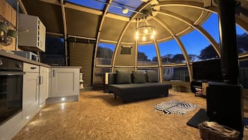 Tenda de Luxo, banheira de hidromassagem grande ((Max 2 Adults, 2 Child)) | Cozinha privada