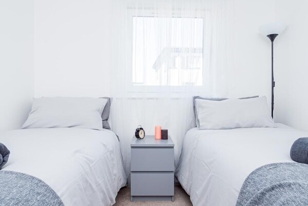 Bayview Apartments - Southampton