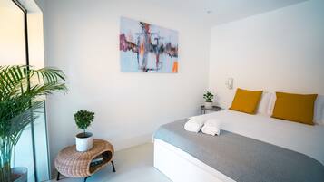 Estúdio Deluxe | Cortinas/cortinados opacos, ferro/tábua de engomar, Wi-fi grátis