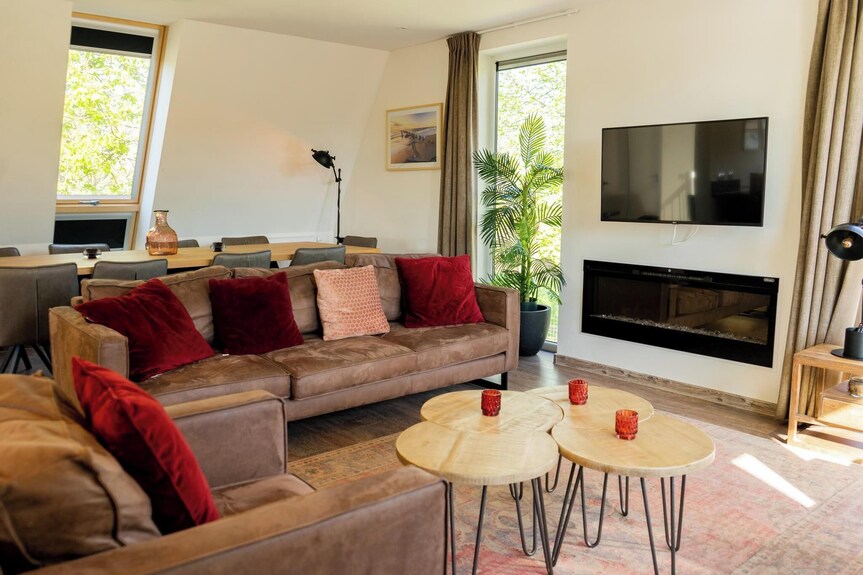Villa With 5 Bedrooms And A Garden - Nunspeet