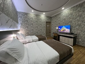 Suite-Estúdio Comfort | Minibar, com decoração personalizada, com mobília individualizada 