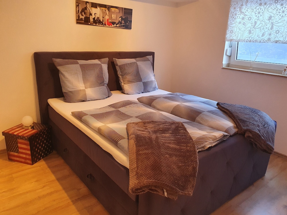Large Maisonette Near Düsseldorf Central Yet Quiet With Garden And Underground Parking Space - Düsseldorf